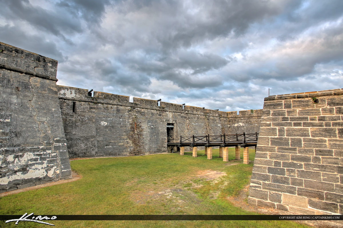 Fort Wall Castillo de San Marcos Fort St. Augustine Florida | Royal ...