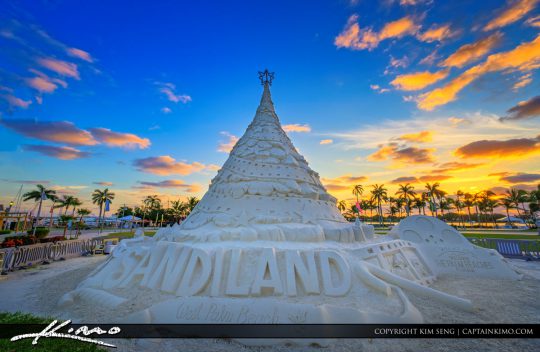 Sandi Christmas Tree West Palm Beach Sunrise along Flagler - Royal ...