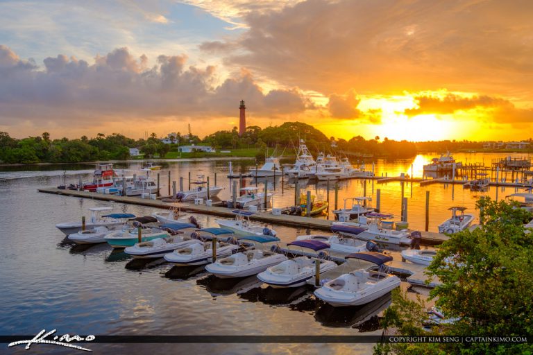 Jupiter Lighthouse Sunrise from US1 Bridge at Marina - Royal Stock Photo