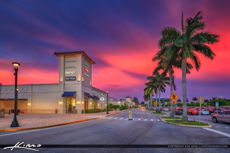 Palm Beach Oulet Mall West Palm Beach Florida | Royal Stock Photo
