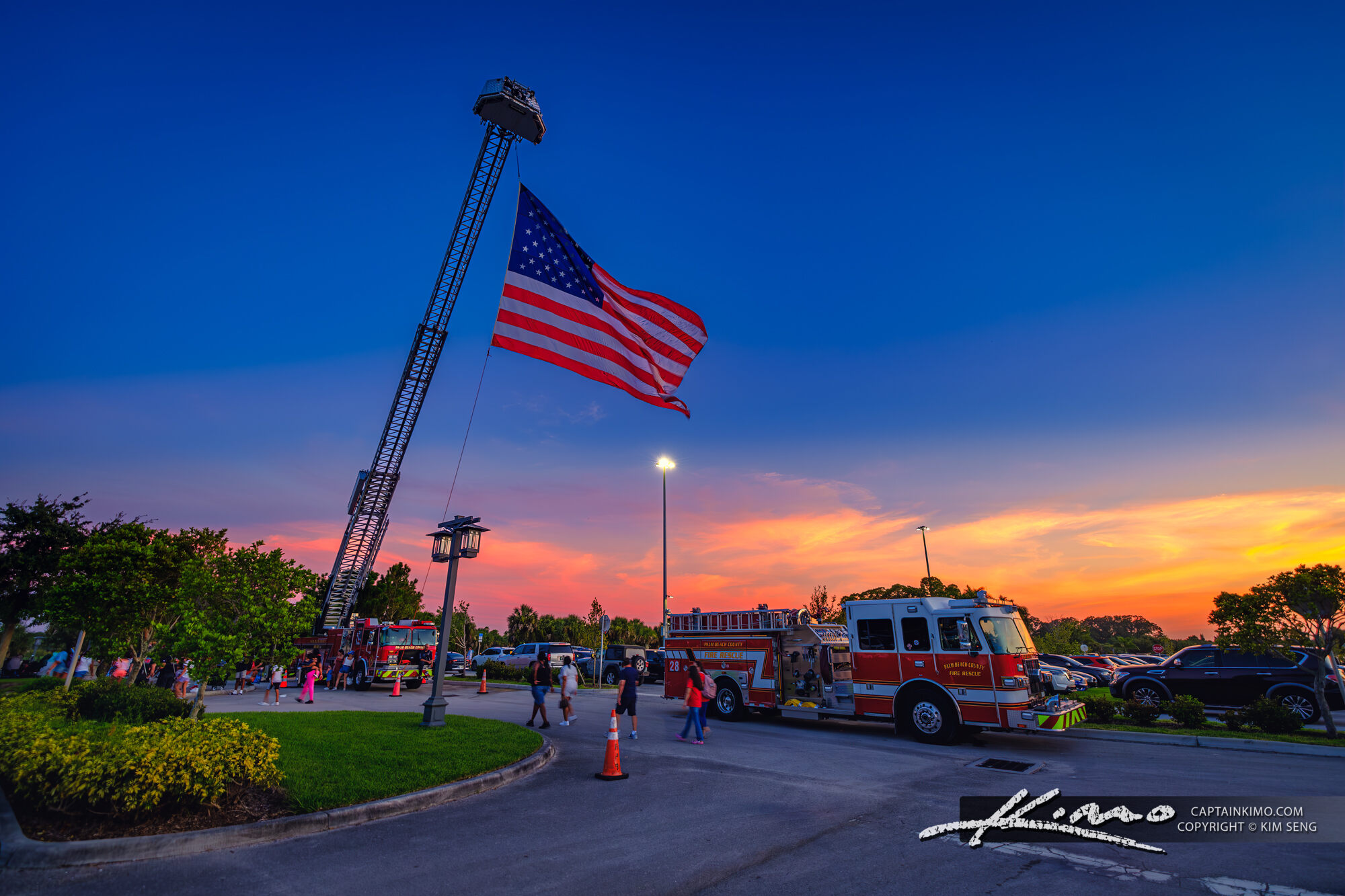 Large Flag Commons Park Royal Palm Beach Sunset | Royal Stock Photo