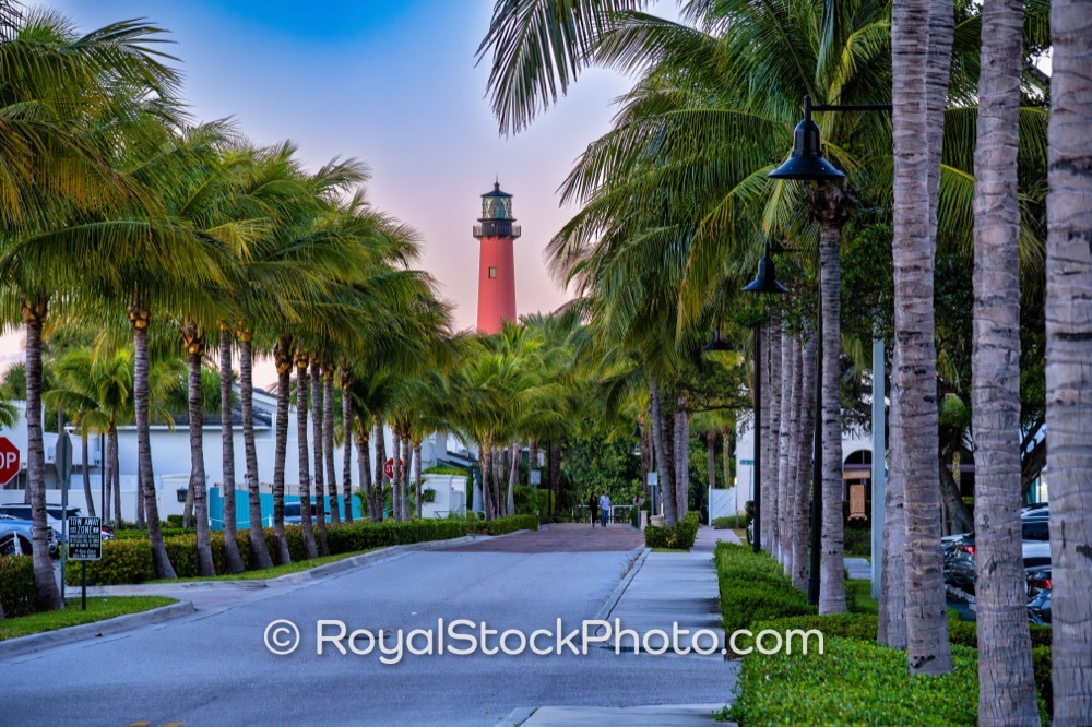 Visit the Iconic Jupiter Inlet Lighthouse Surrounded by Golden Hour ...