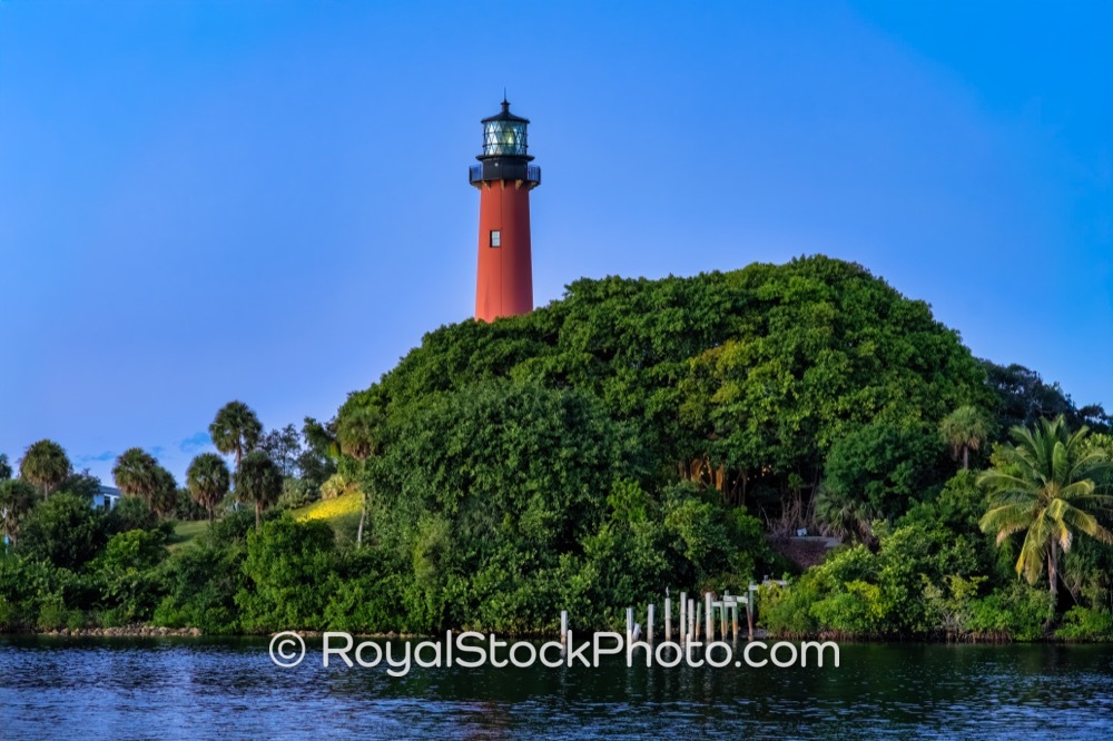 Luxurious Waterside Living Enriched by Sunset Views Near Jupiter ...