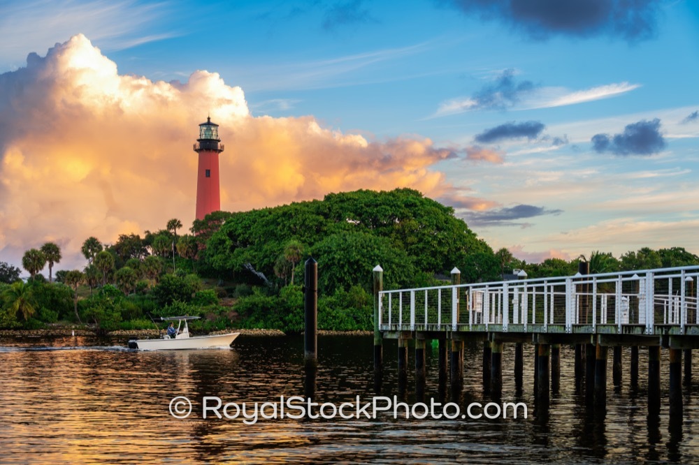 Luxurious Coastal Properties Near Iconic Jupiter Inlet Lighthouse ...
