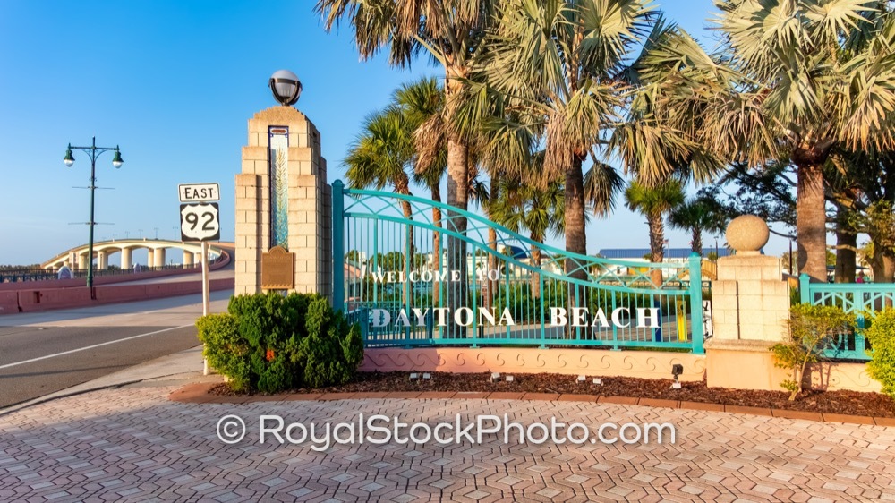 Iconic Entrance to Daytona Beach Welcomes Visitors with Coastal Style ...